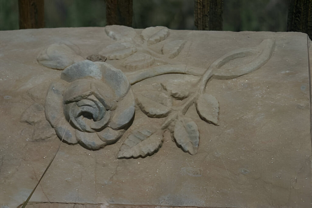 The art of carving on Egyptian marble Marmix